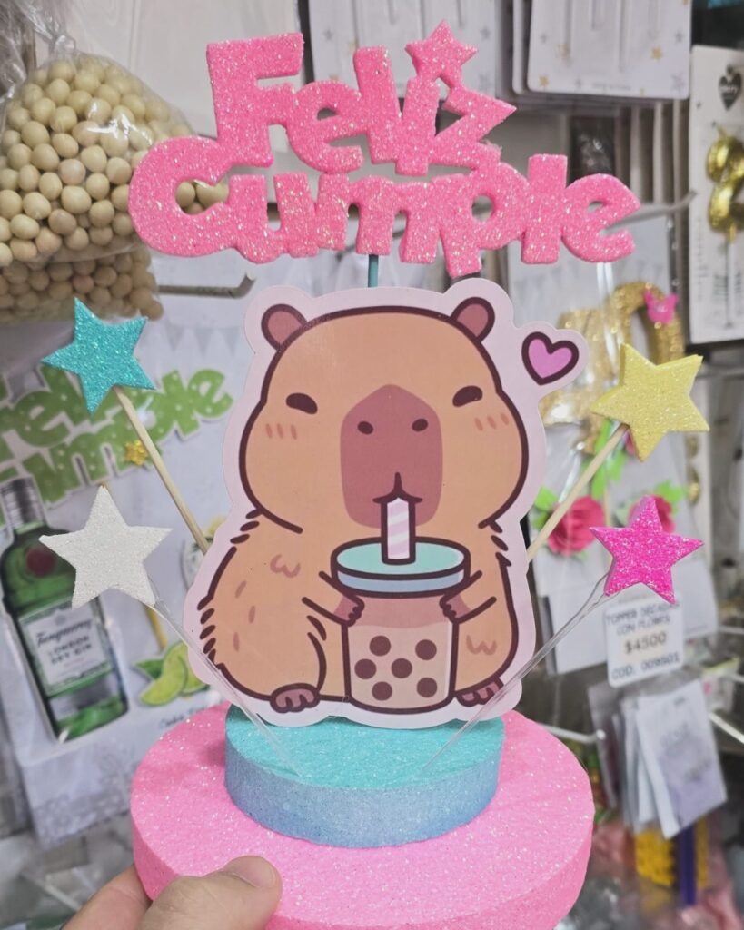 Adorno de Torta Con Base de CAPIBARA/CAPYBARA Rosa - Cotillón Party Expres